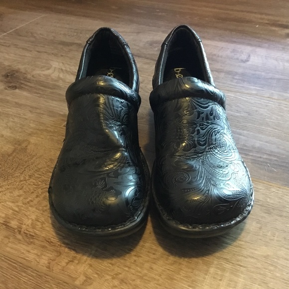 b.o.c. | Shoes | Boc Peggy Clogs Black Floral 85 | Poshmark